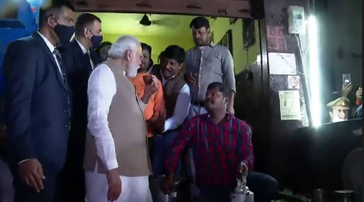 PM Narendra Modi had tea at Pappu shop in Kashi then he talked to The ...