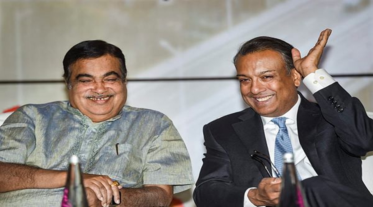 When Nitin Gadkari, who warned the contractors about the sting injury ...