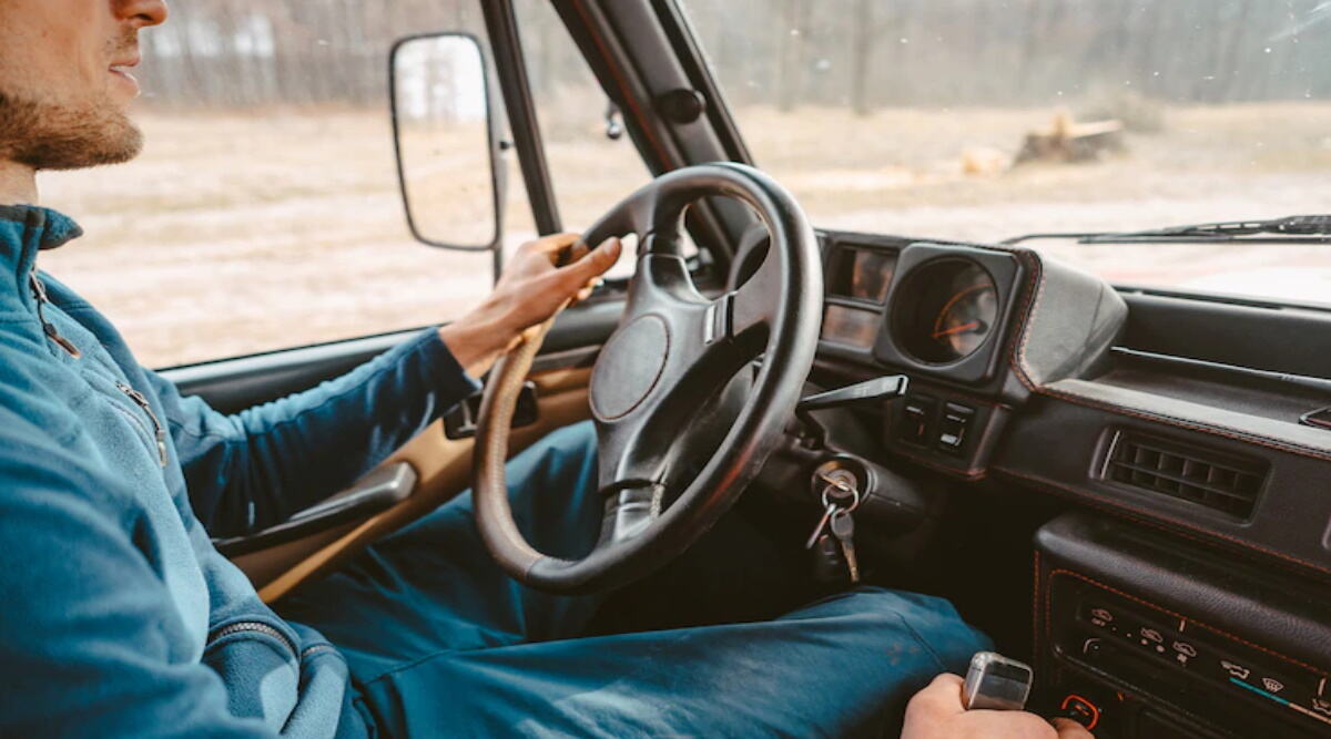 How to avoid heatwave while driving in scorching heat Follow these easy ...