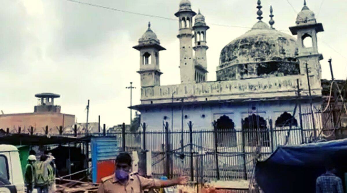 Gyanvapi Mosque Sculptures carved on the walls Hindu temple-like pillar ...