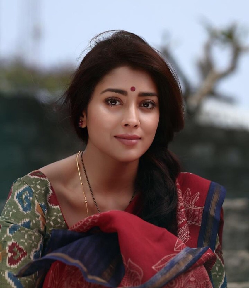 Ram Charan and Jr NTR Starrer RRR Actress Shriya Saran Share some new ...