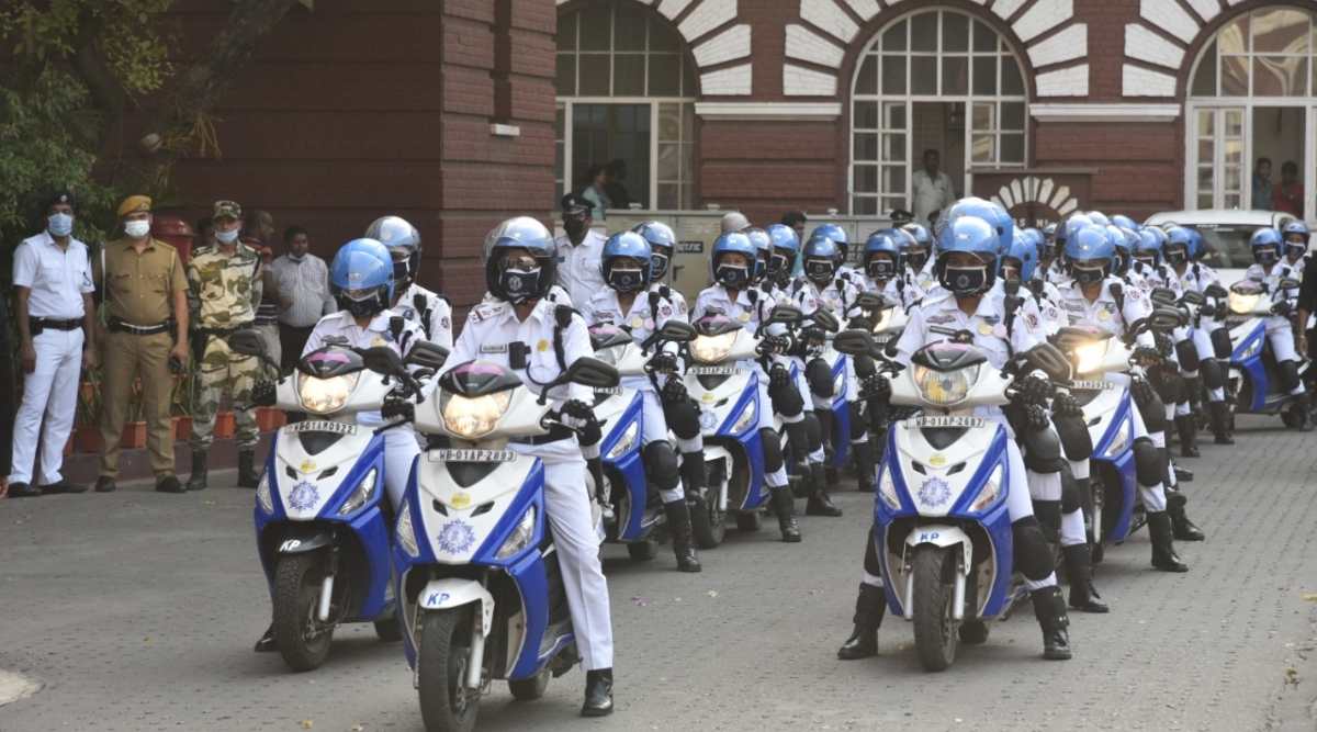 why Kolkata Police wears white uniform and Know scientific reason - जब ...