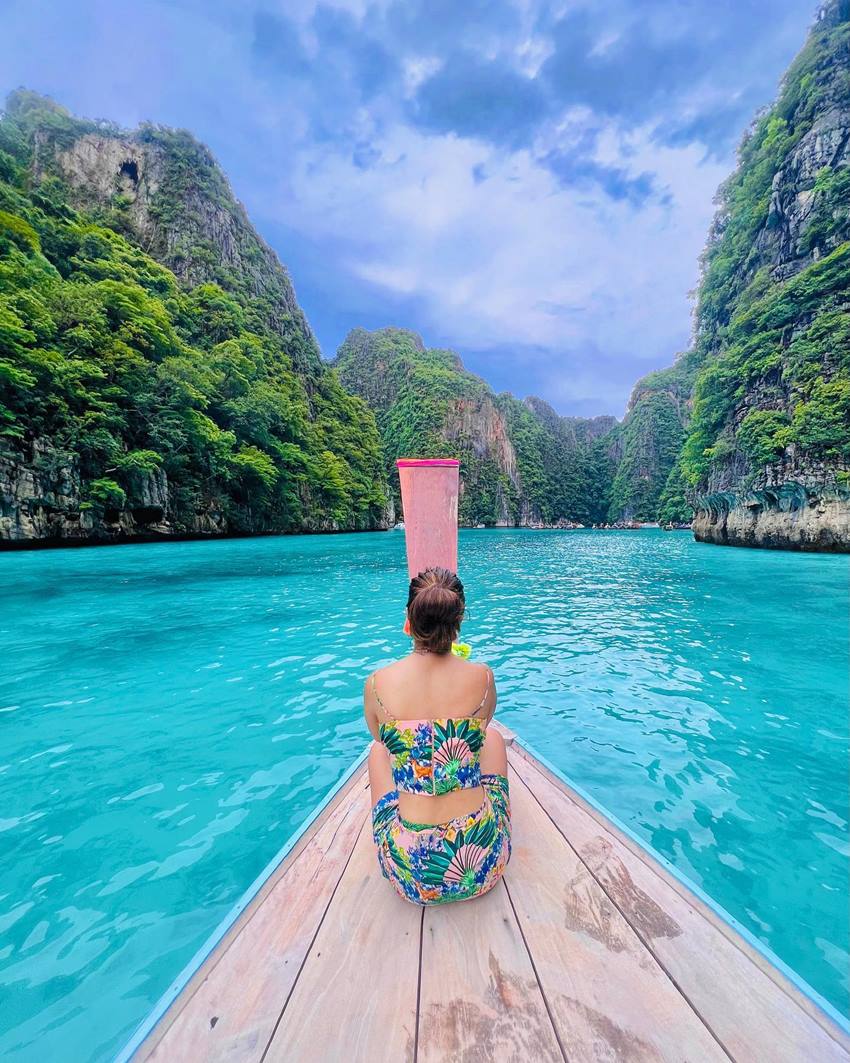 Hina Khan Wandering in phiphi island of Thailand, See yeh Rishta Kya Kehlata hai fame actress ...