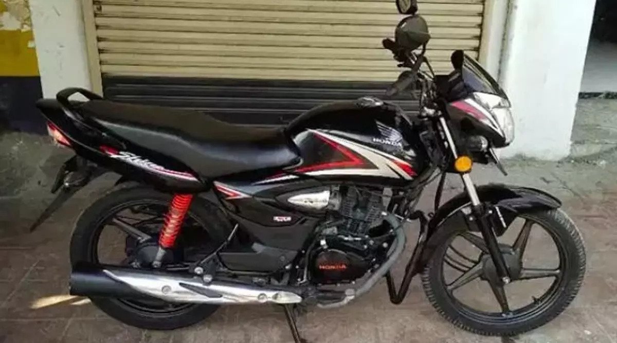 Second Hand Honda Shine in 15000 read complete details of engine and mileage of bike With offers ...
