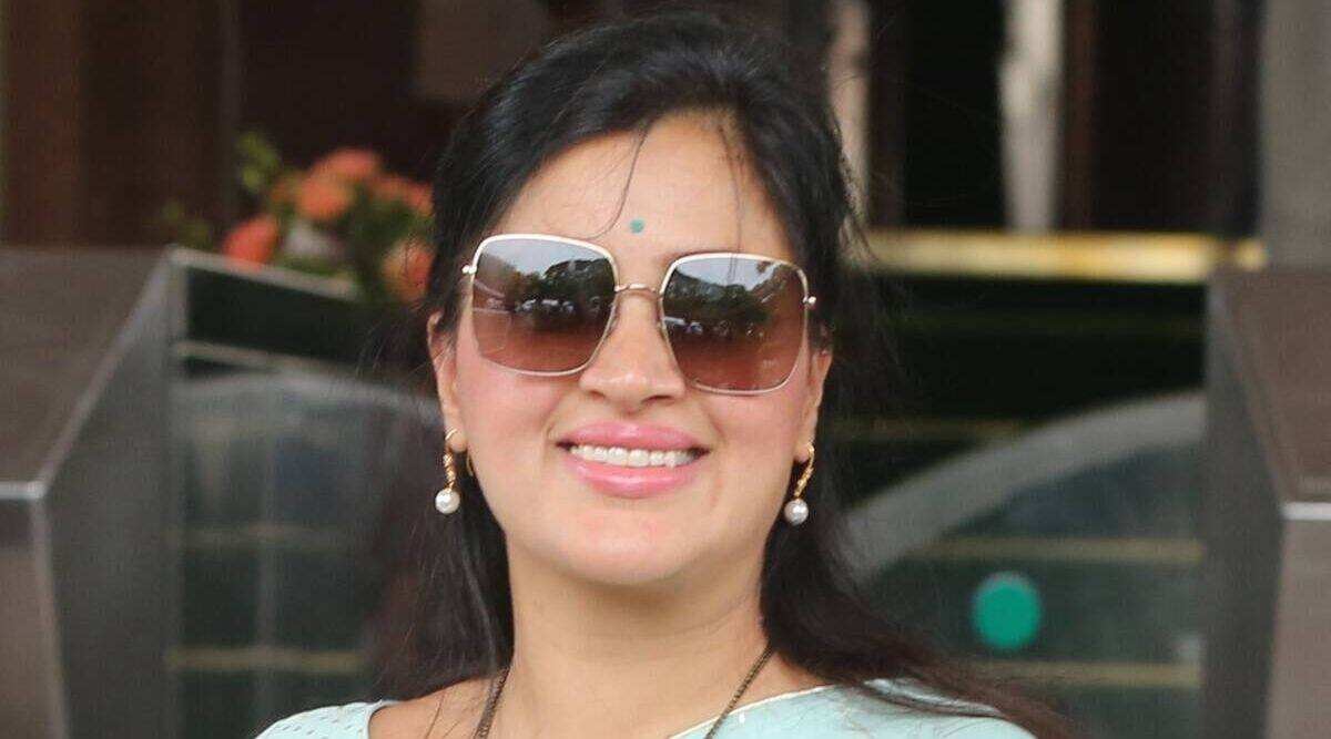 Case filed against independent MP Navneet Rana in Amravati for defaming ...