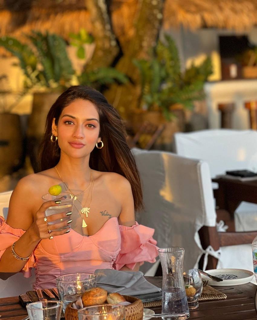 TMC MP and Bengali Actress Nusrat Jahan Flaunt her Tattoo, know what she written on her body ...