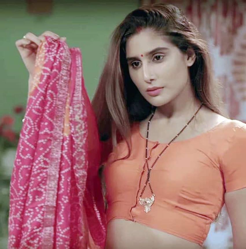 Charamsukh Actress Sneha paul to Palangtod Lira Soni, meet 10 famous ...