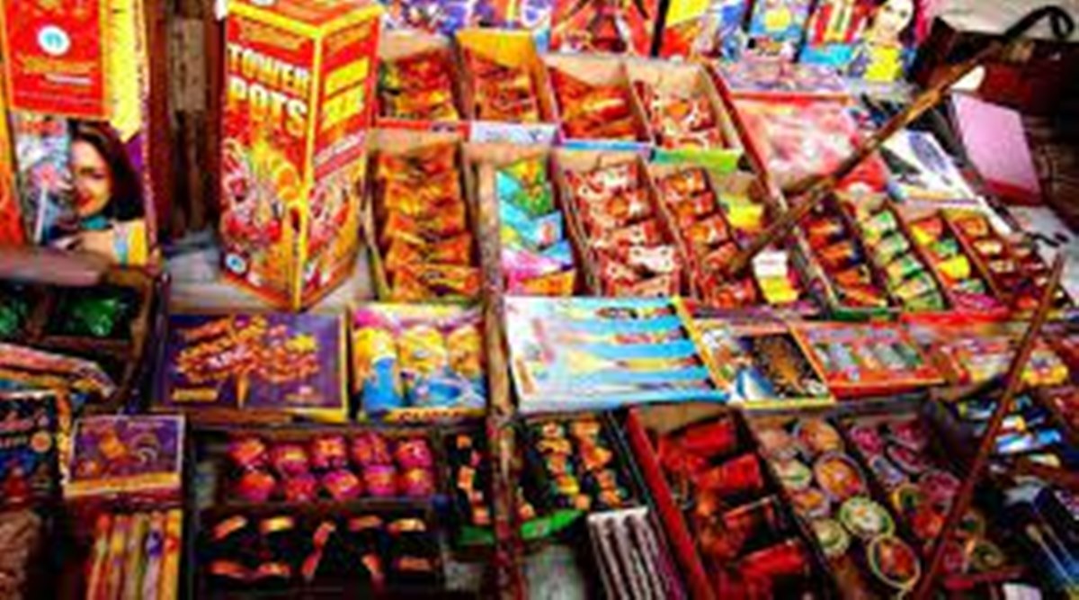 एक जनवरी तक दिल्ली में पटाखों पर पूरी तरह प्रतिबंध- Firecrackers ...
