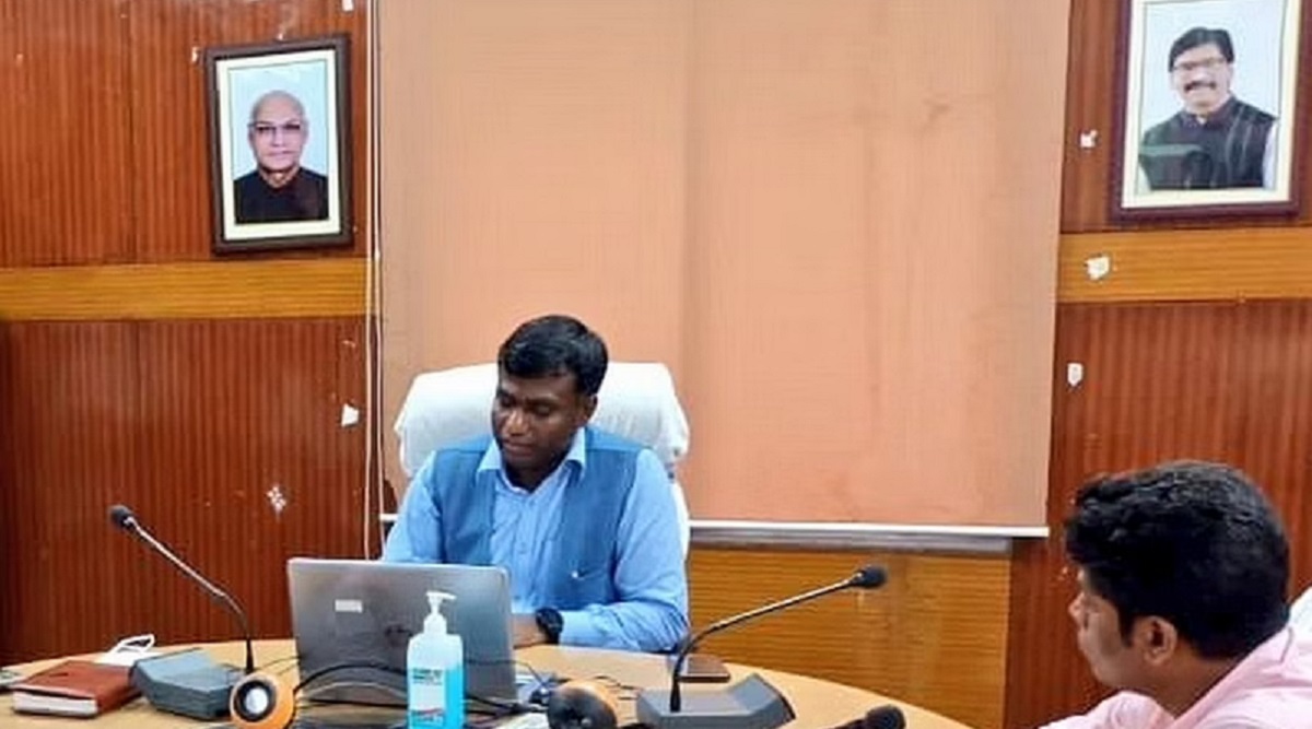 Know about Manjunath Bhajantri Deoghar DC Why is there conflict with ...