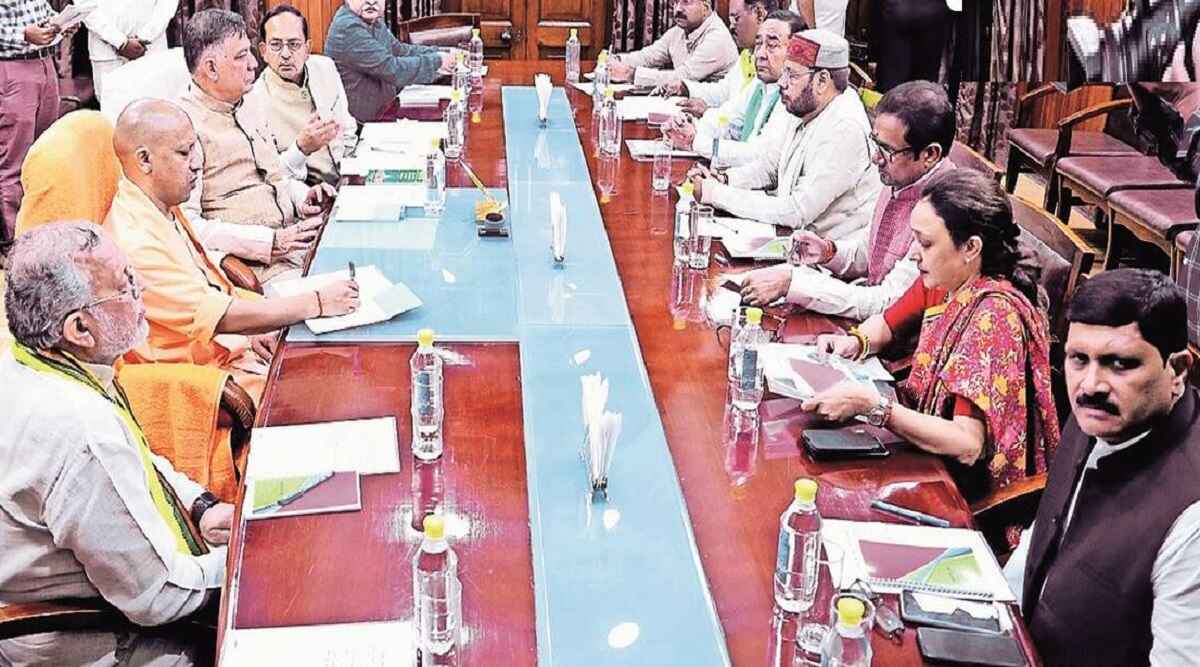 UP Vidhan Sabha News: Samajwadi Party Leader Akhilesh Yadav Starts ...