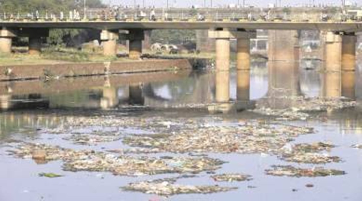 जल प्रदूषण से बढ़ता खतरा-increasing danger of water pollution | Jansatta