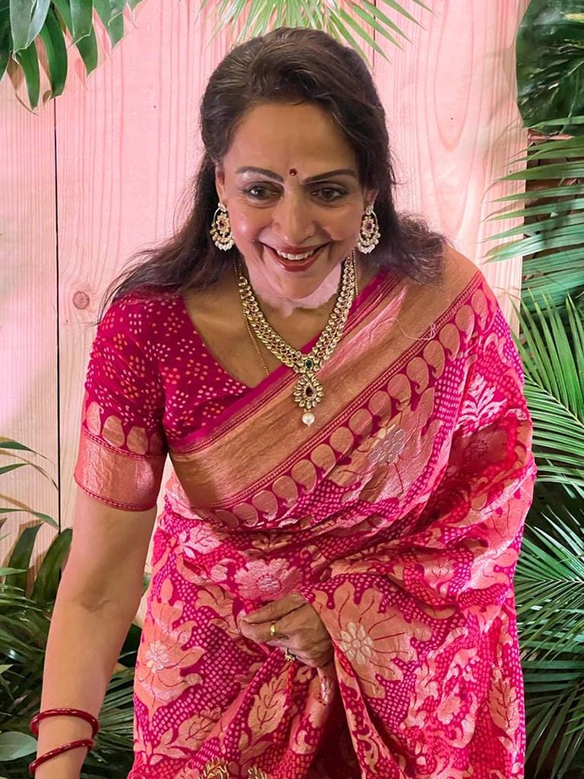 Hema Malini Rekha: Both actresses like Sisters, see their latest party ...