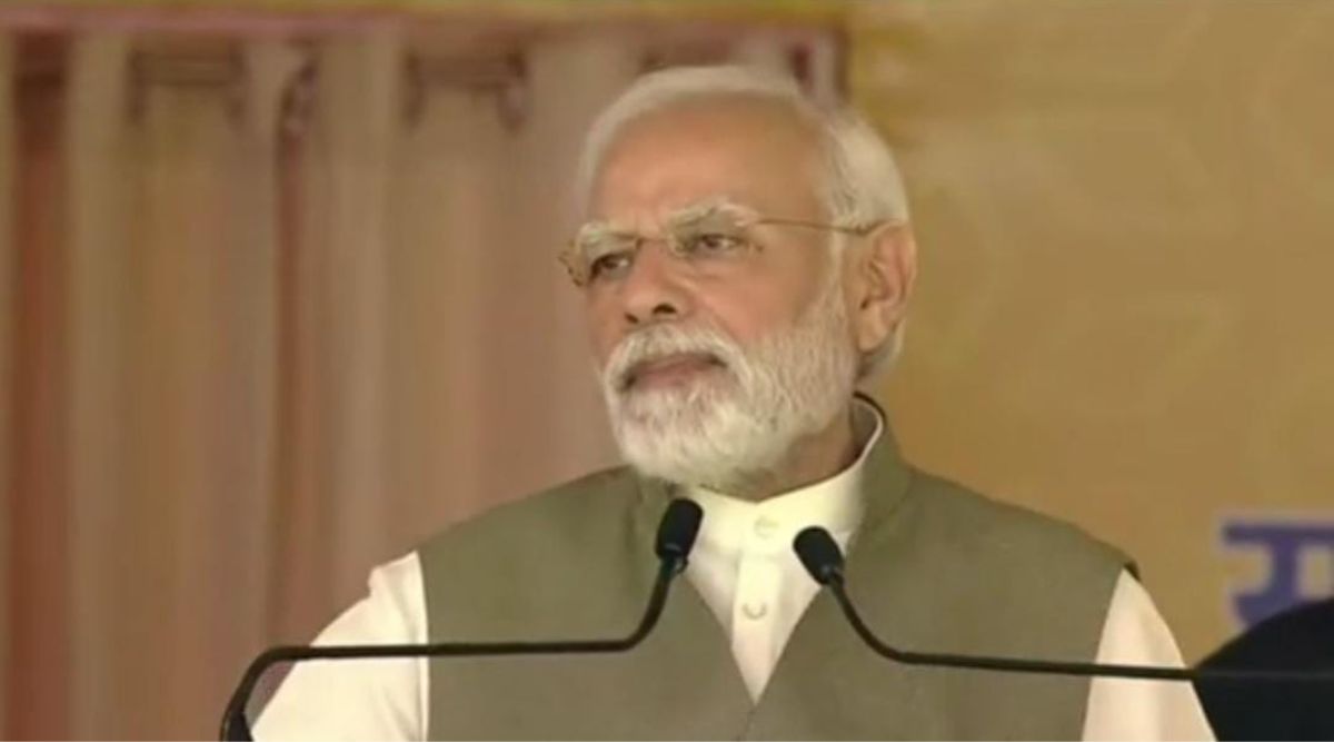 PM Modi inaugurated the houses of 4.5 lakh people talk about Free Revdi ...