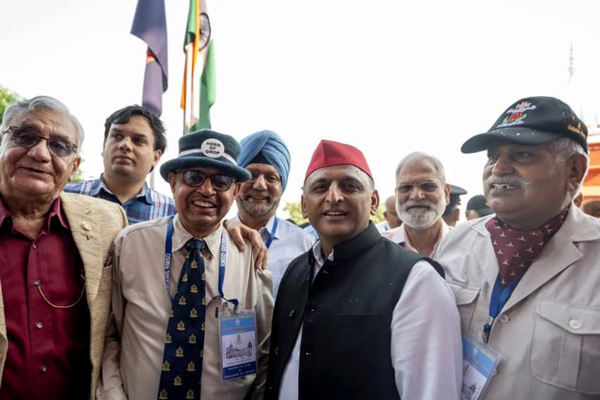 Dimple Yadav Husband Akhilesh Yadav Went his Dhaulpur Military School ...