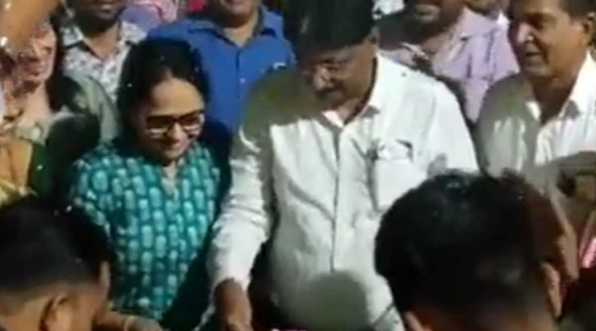 Gujarat Health Minister Hrishikesh Patel Video celebrating the birthday ...