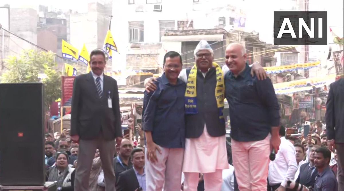 former-mp-congress-leader-mahabal-mishra-joins-aap-ahead-ofdelhi-mcd ...