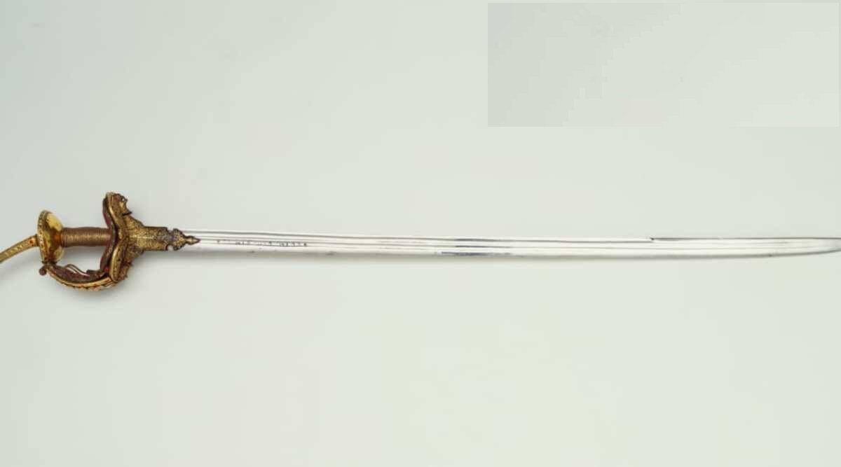 history of Chhatrapati Shivaji Maharaj's precious sword Jagdamba Talwar - क्या शिवाजी ने ...