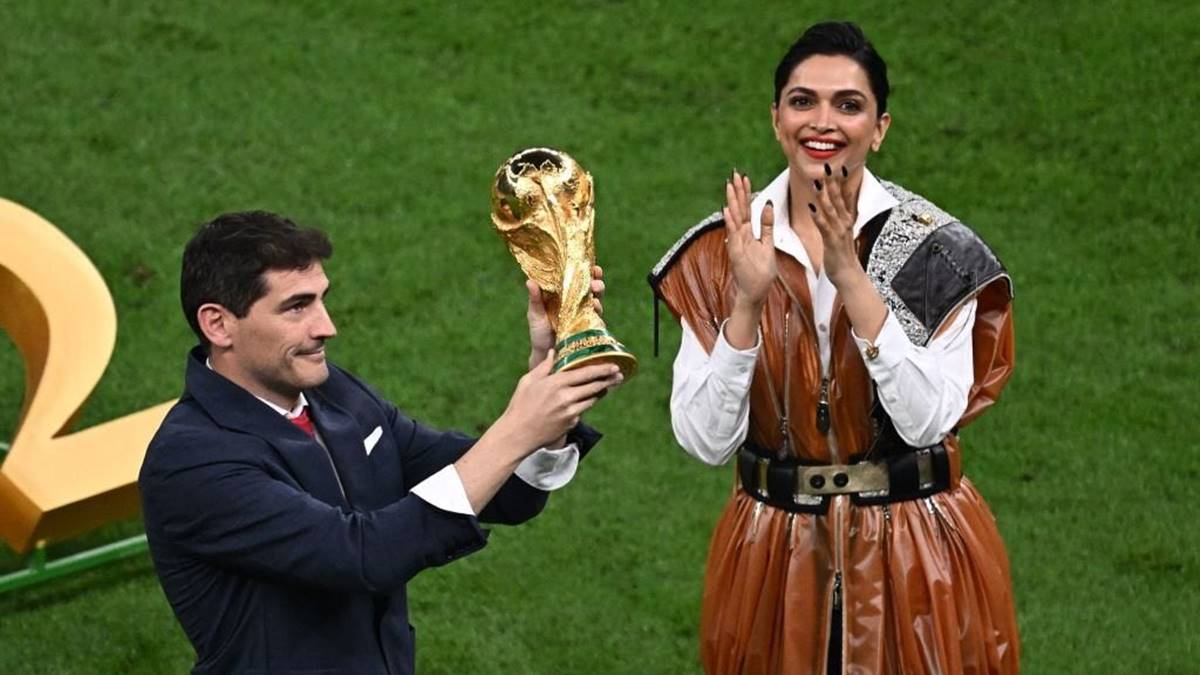 Shahrukh Khan and Deepika Padukone photo at FIFA 2022 final viral people commented on social ...