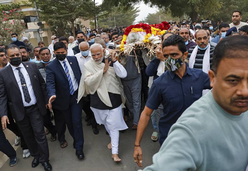 Narendra Modi Mother Heeraben Death: See photos of PM Modi Mothers Last ...