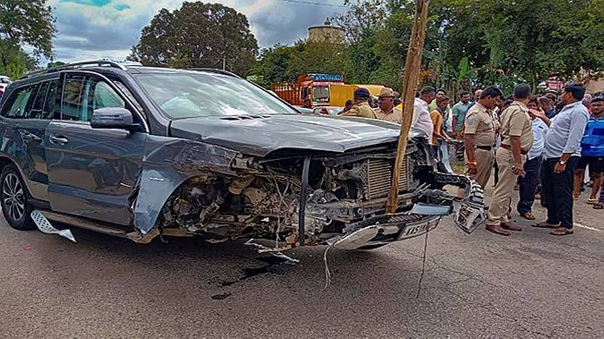 PM Modi’s brother Prahlad Modi and his family members injured in ...