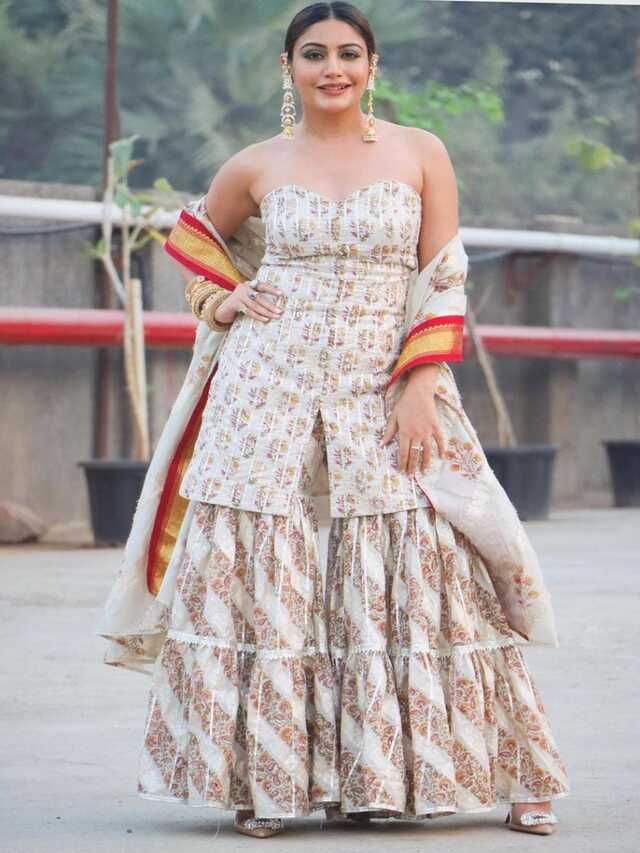 शरारा स्टाइल में सुरभि चंदना ने बिखेरा हुस्न का जलवा | Jansatta