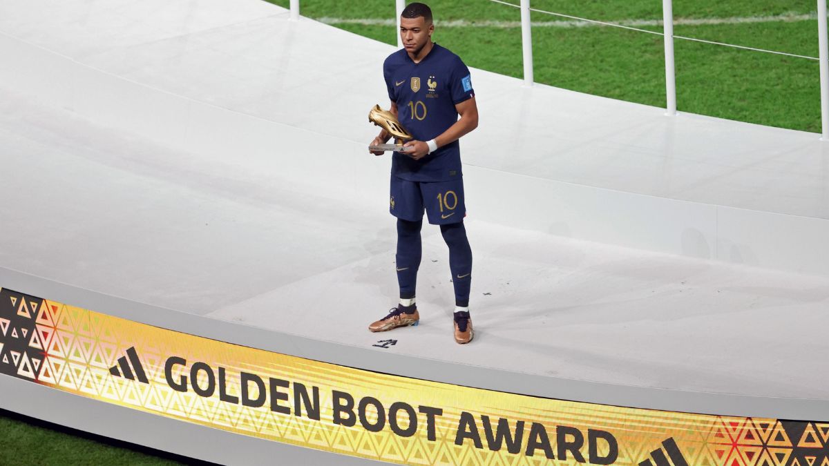 FIFA World Cup Kylian Mbappe Beats Lionel Messi to Win Golden Boot know ...