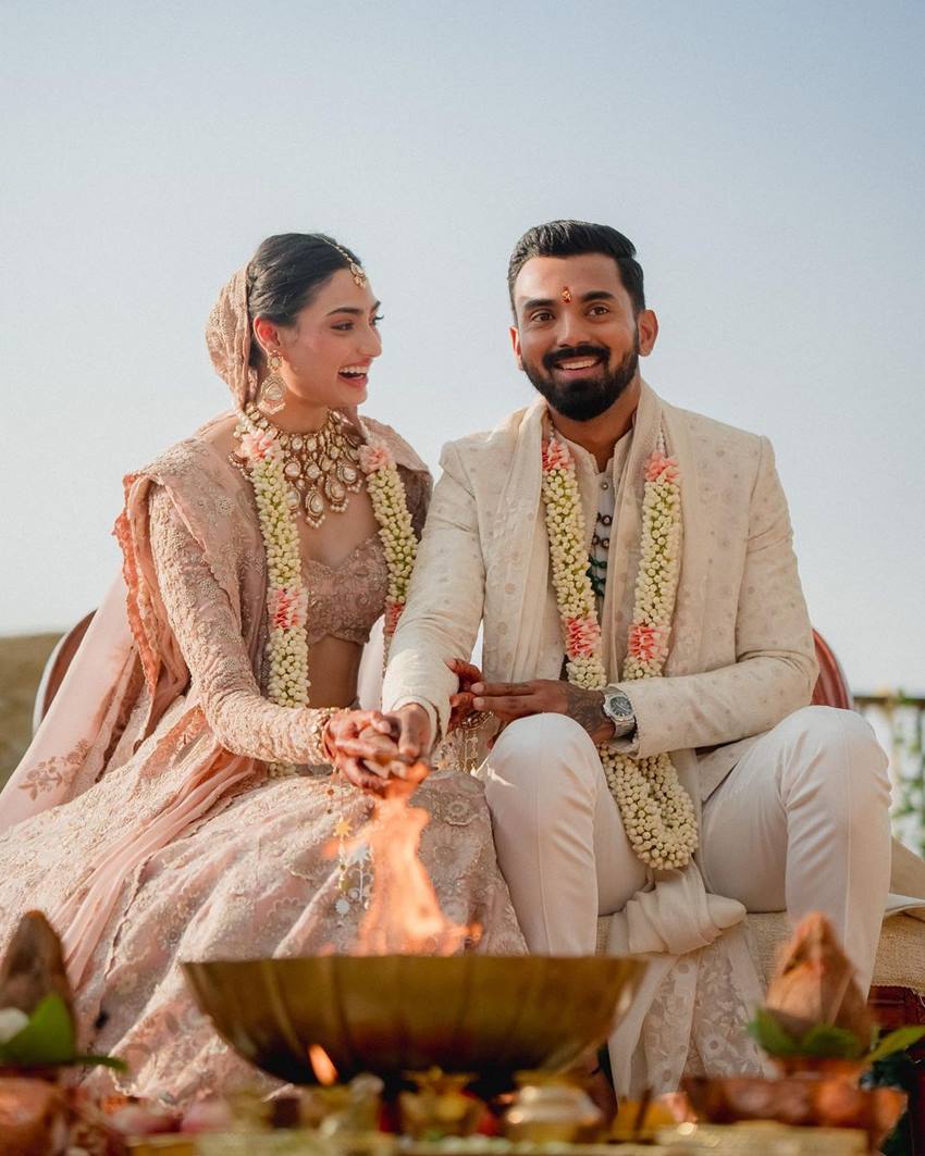 KL rahul Athiya Shetty Marriage Photos: Designer Anamika Khanna made Wedding Dress For Suniel ...