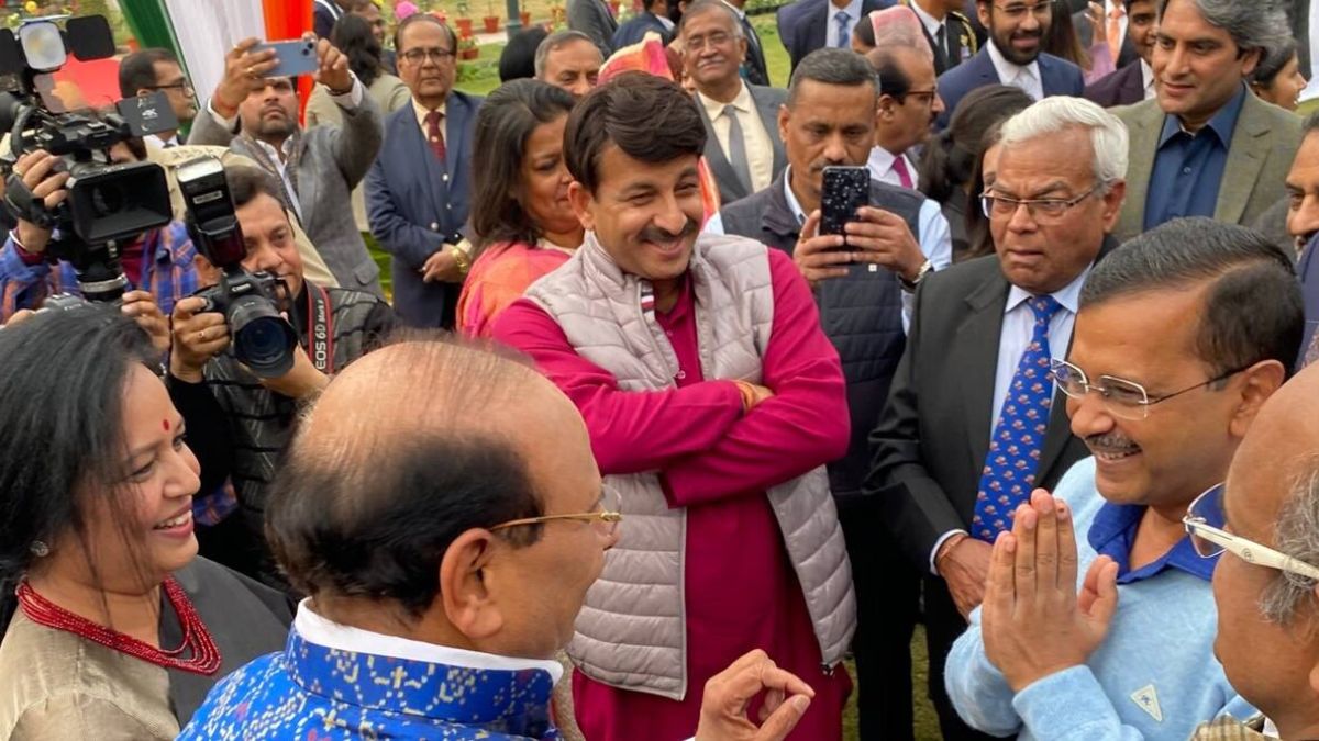 Delhi CM Arvind Kejriwal smiling LG VK Saxena with folded hands with ...