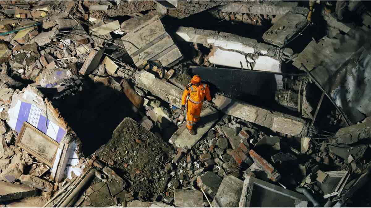 Lucknow Building Collapse: लखनऊ बिल्डिंग हादसे में सपा नेता की मां और ...