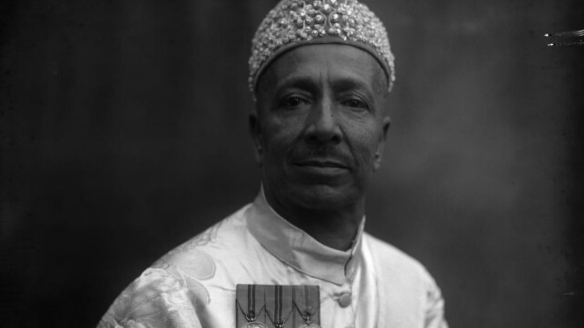 history of rampur nawab family had its own train and railway station ...