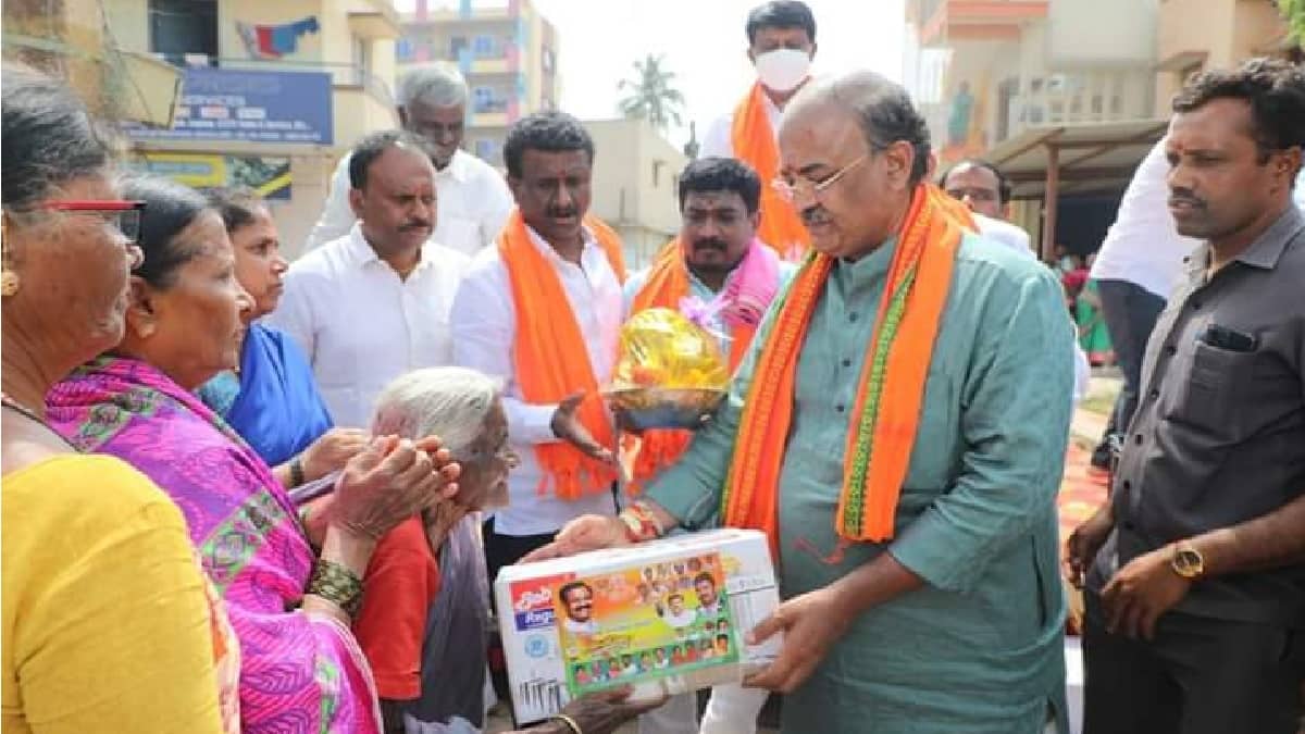 Karnataka Assembly Election BJP and Congress MLA distributed pressure ...