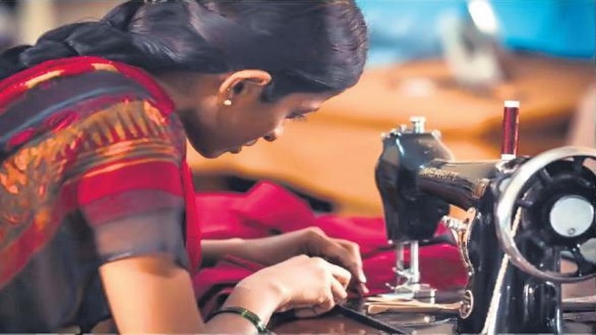 श्रमबल में महिलाओं की जगह-womens place in labor force | Jansatta