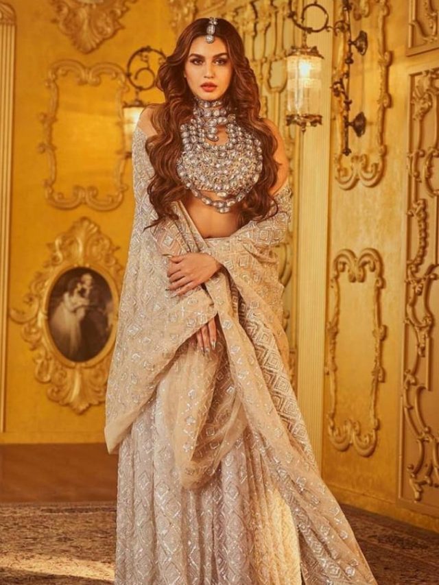 गोल्डन लहंगे में दिखा Huma Qureshi का नूर | Jansatta