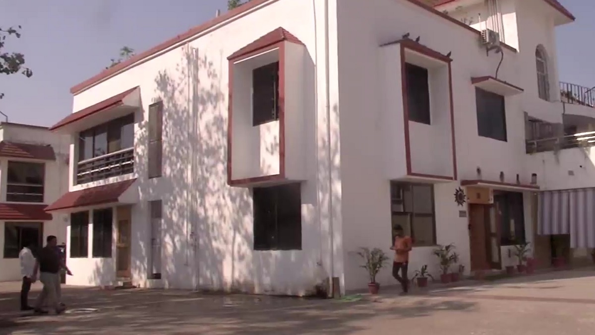 Land Scam Case ED raid underway against IAS officer Chhavi Ranjan at ...