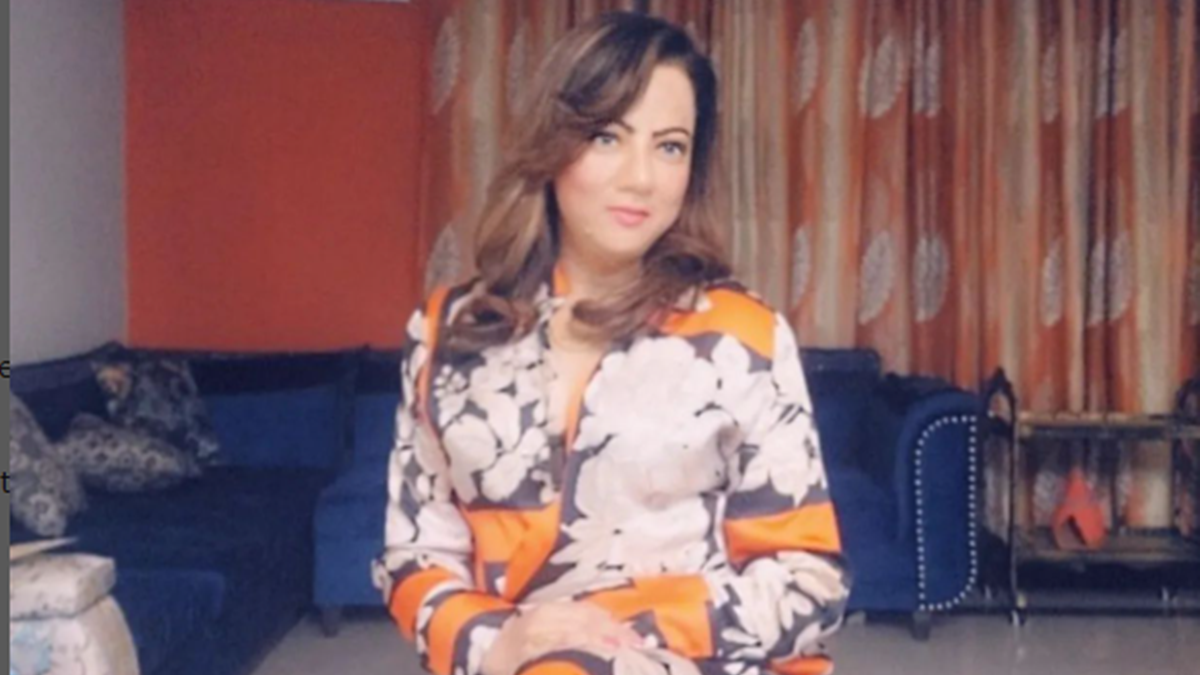 Pakistani journalist Arzoo Kazmi tweeted Her relation with Prayagraj - 'यहां आकर हुई गलती...दादा ...