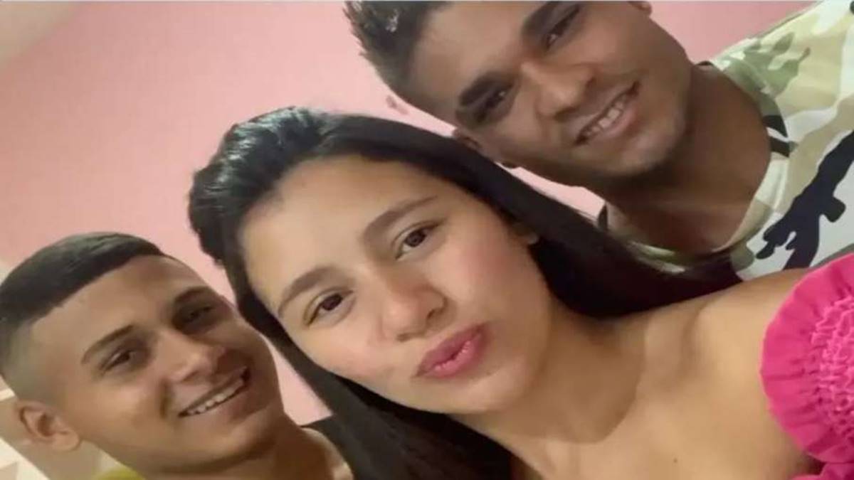 Larry Ingrid Larissa happy woman with two husbands Story viral - दो पति ...