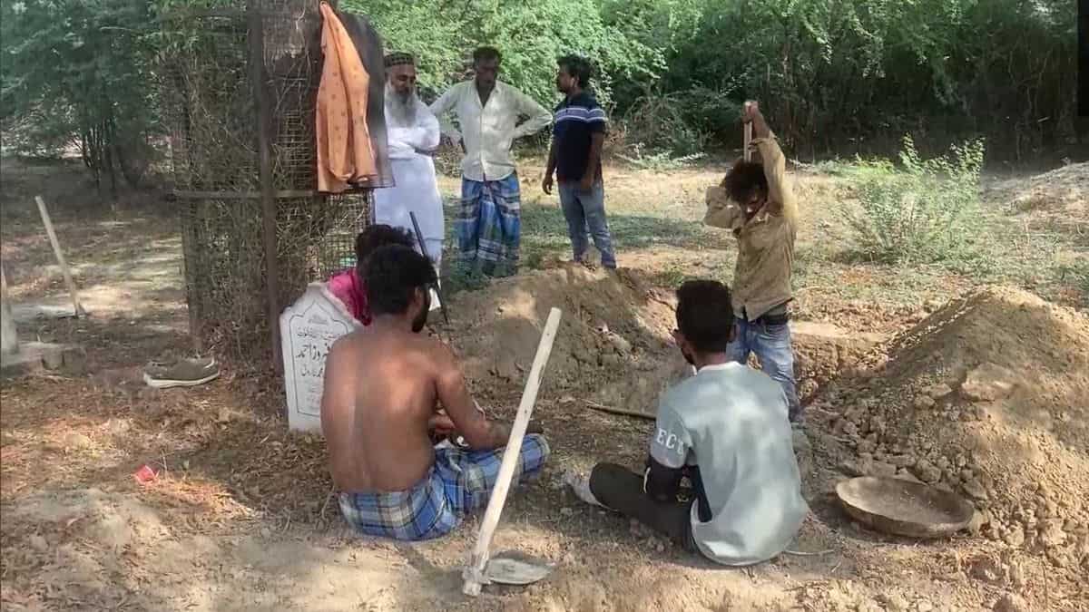 Asad Ahmed encounter Asad dead body reached prayagraj will buried in ...