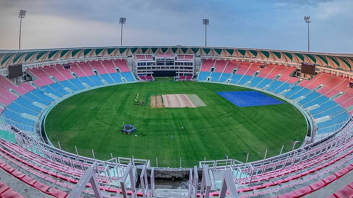 LSG vs CSK Pitch Report - लखनऊ में बल्लेबाजों को रन बनाने के लिए बहाना ...