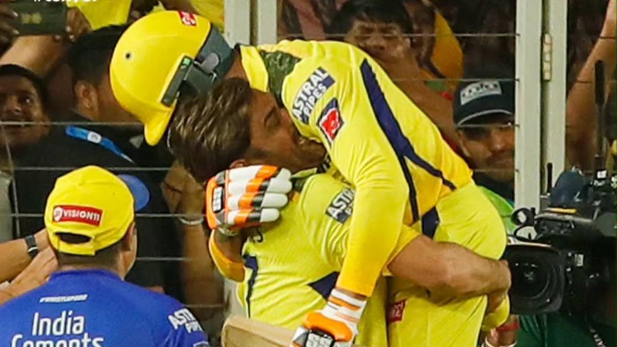 MS Dhoni In IPL 2024 Dugout CSK Team Management? What Signals of ...