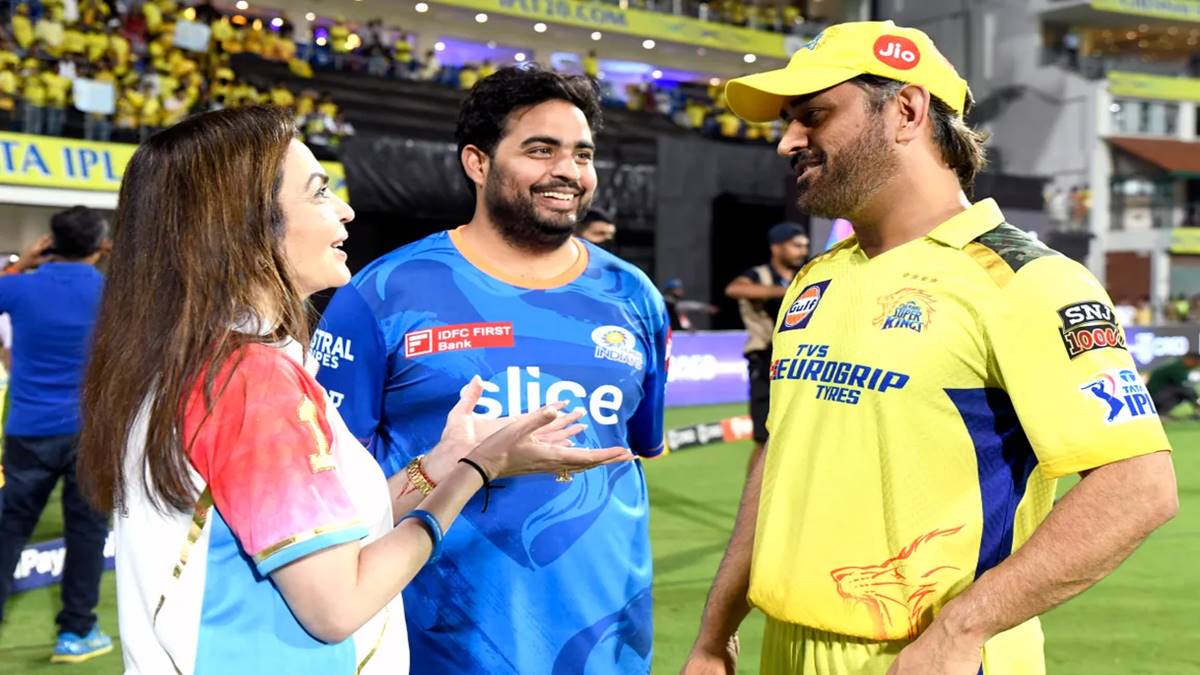 IPL 2023 MS Dhoni nice gesture with MI owner Nita ambani and Arjun ...