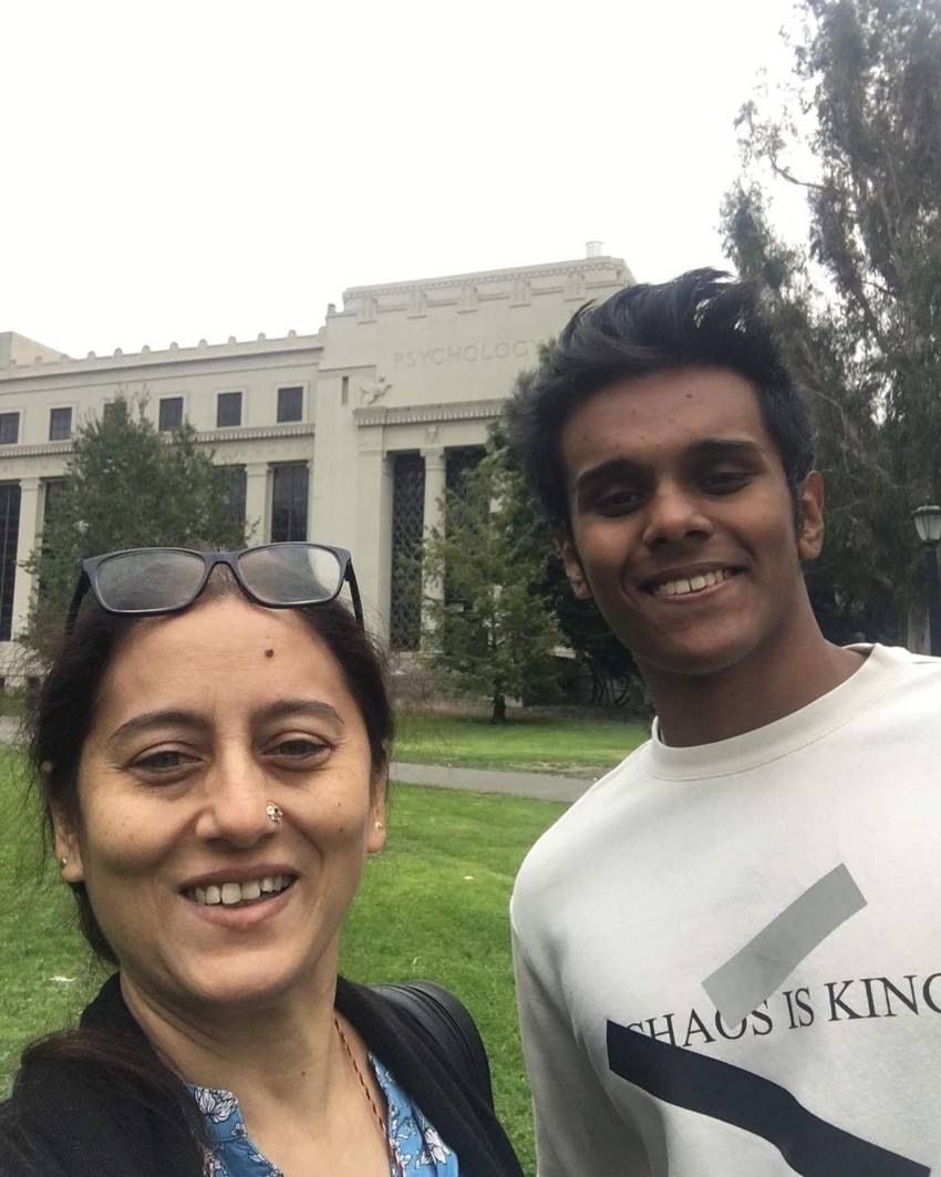 Know who is Ashish Vidyarthi first wife Rajoshi aka Piloo Vidyarthi ...