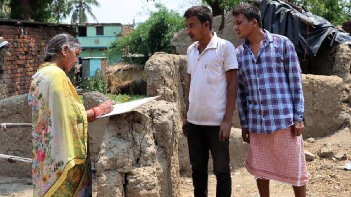 Caste Census in Bihar village enumerators and question is caste- Bihar ...