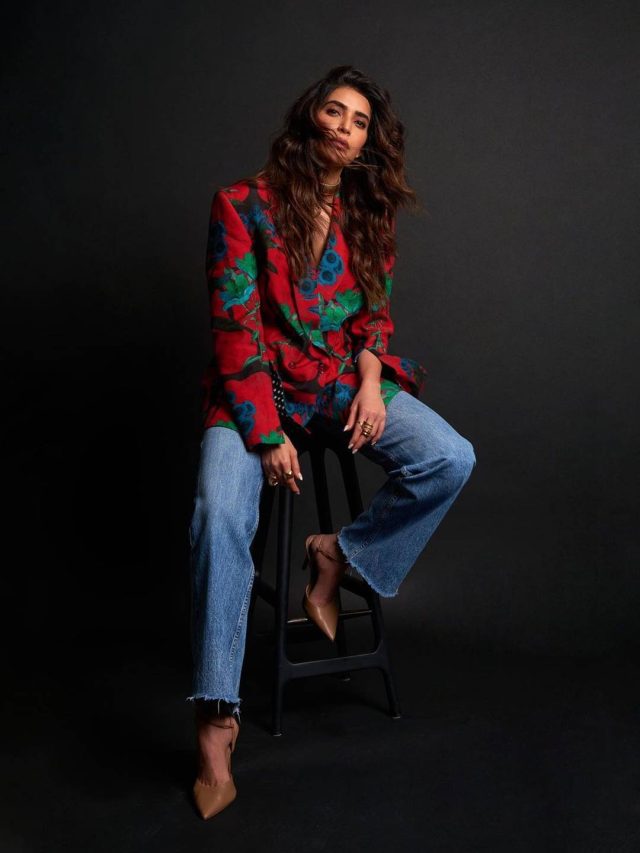 प्रेग्नेंसी की चर्चा के बीच करिश्मा तन्ना का दिखा स्टाइलिश लुक