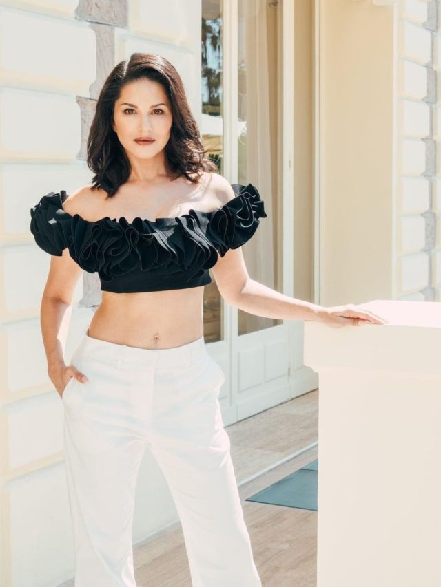 कान्स में बॉलीवुड की 'बेबी डॉल' सनी लियोनी का जलवा