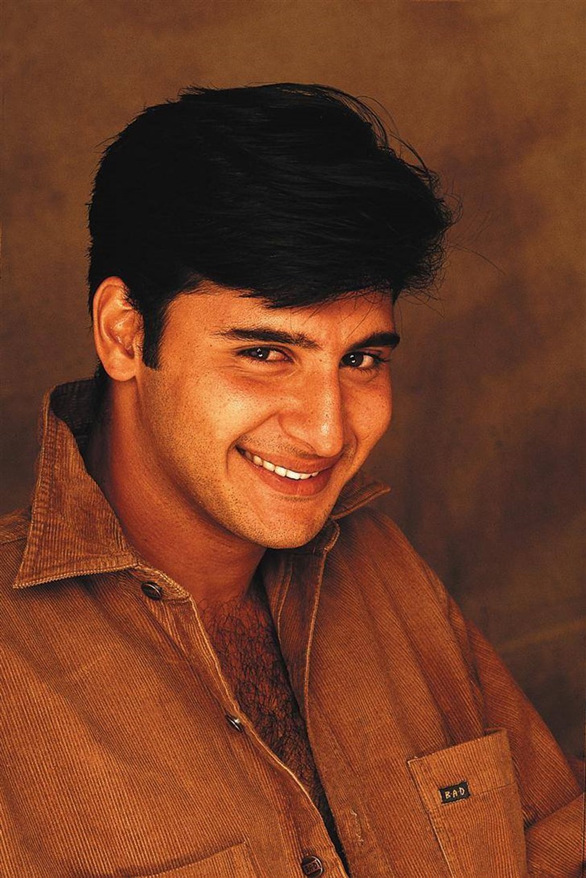 South superstar Abbas's career ended after flop films, worked as bike ...