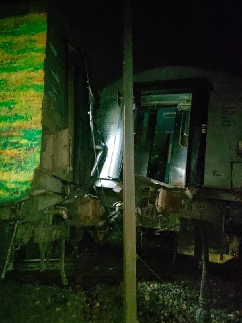 Coromandel Express Accident: 50 feared dead, More than 150 injured ...