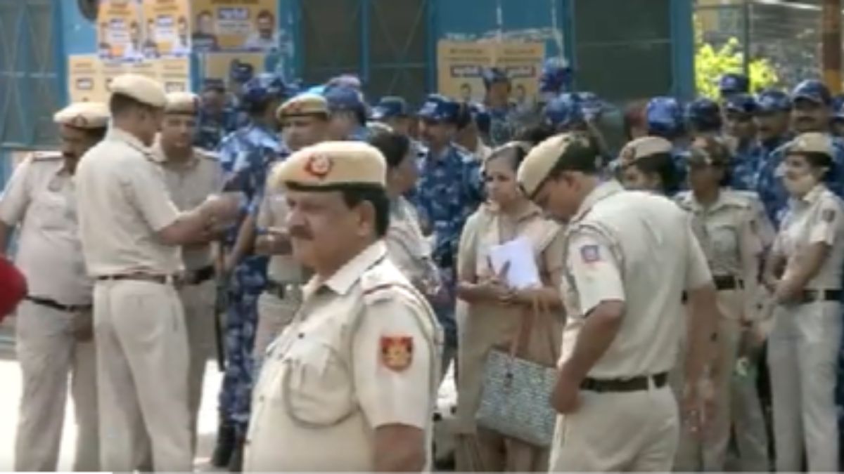 Delhi Traffic Police announce traffic diversions for AAP rally IN ...