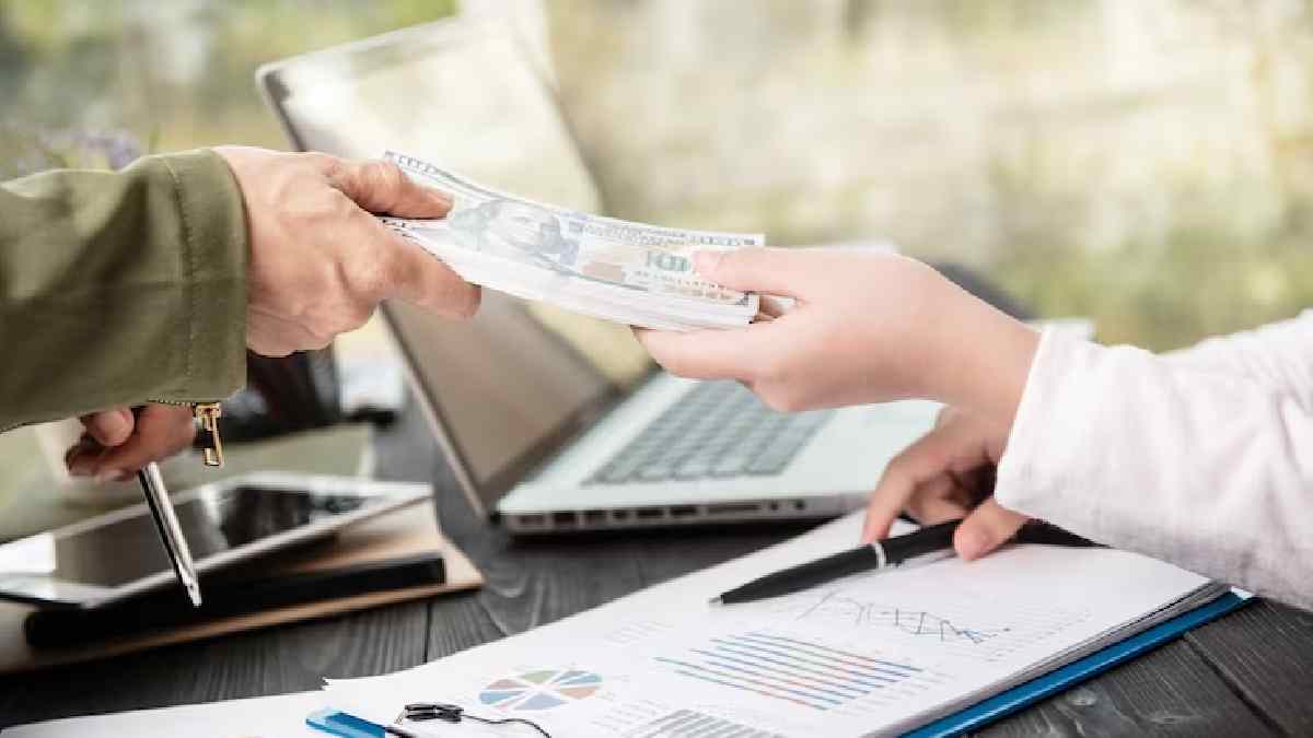 Why We Should Not Take these things From Others | 5 Cheejen Kisi Se Na ...