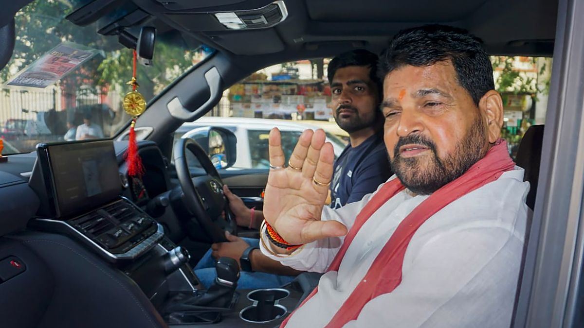 wrestling news brij bhushan singh photos making advances chargesheet ...