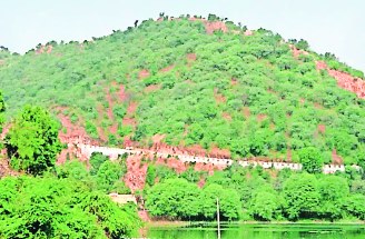 Govardhan mountain is getting smaller due to curse of Rishi Pulastya ...